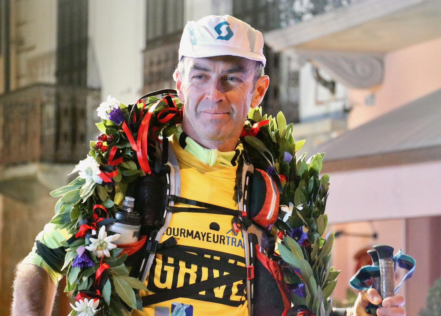 Colpo di scena anche al TotDret: vince Cesare Clap che poi sviene dopo ...