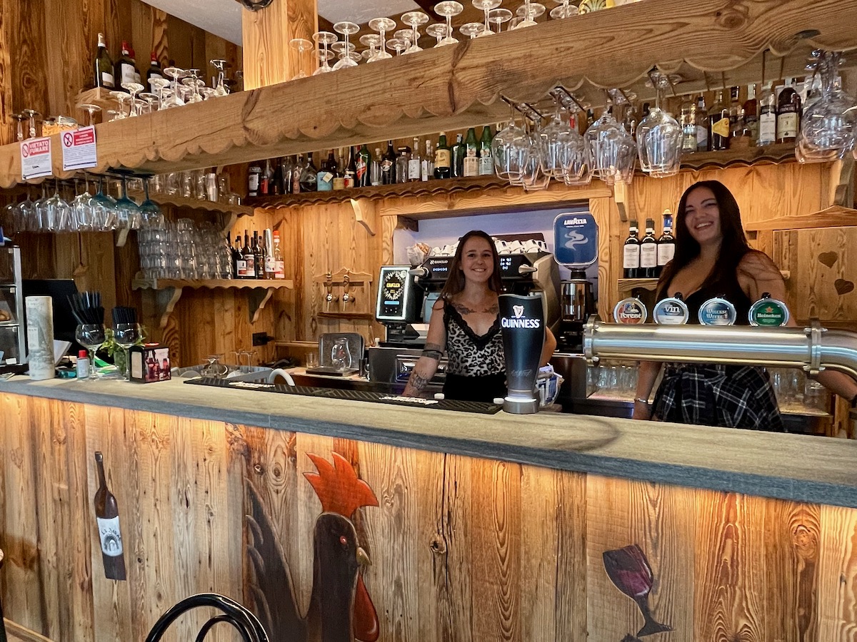 Il Bar ristorante Le Barmé di Villeneuve spegne la sua prima candelina