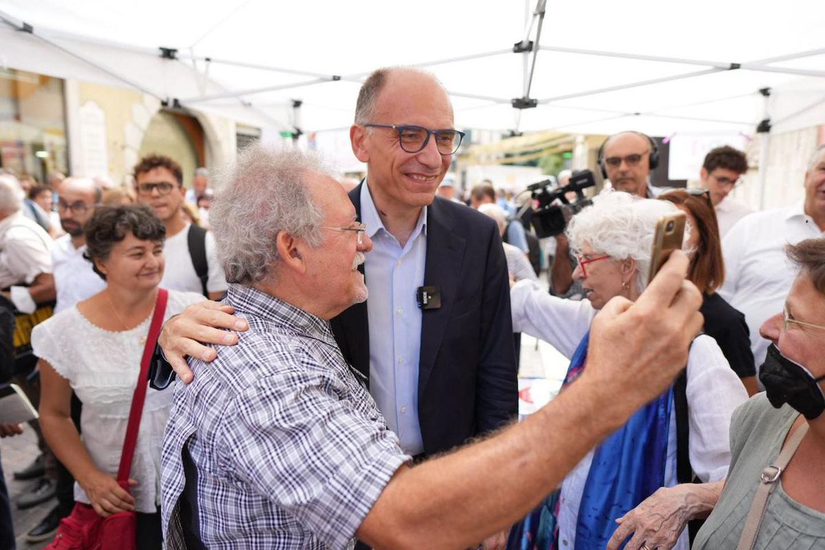 Politiche, Enrico Letta: "Con il Pd l'autonomia della Valle d'Aosta non ...