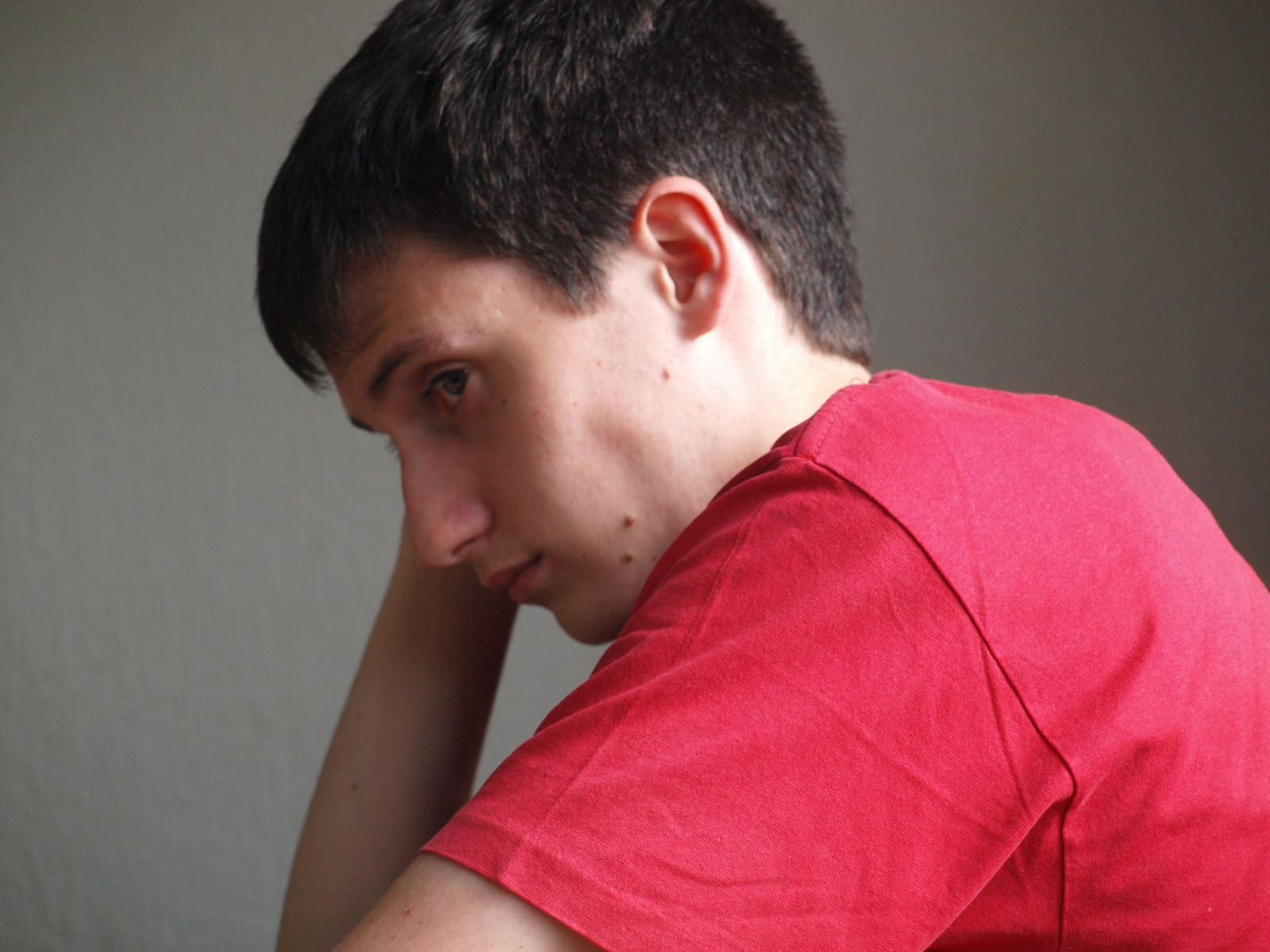 Alessio, giovane Hikikomori: per anni vive chiuso in camera