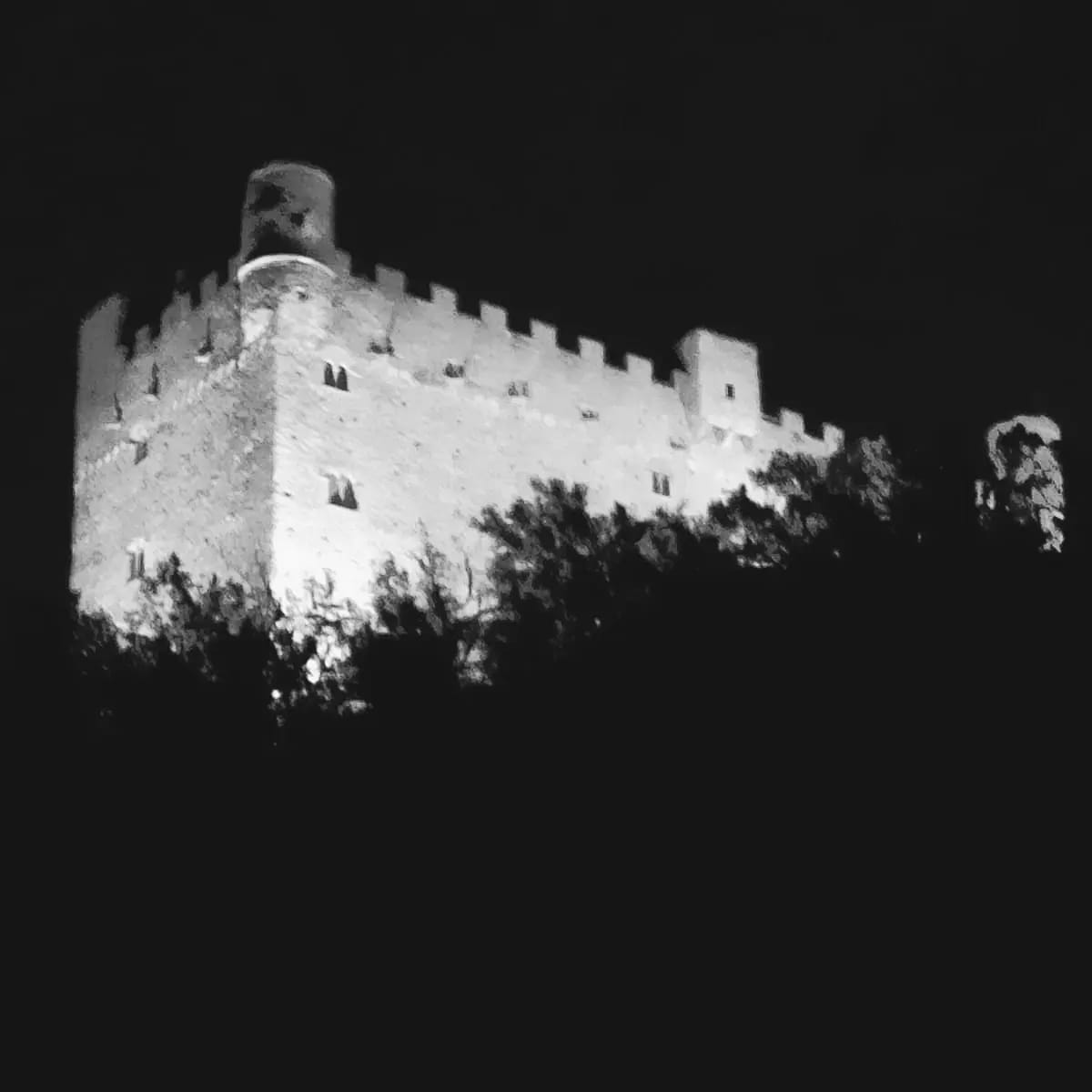 I Chevaliers de Arpitan rievocano il XVII secolo al castello di Ussel ...