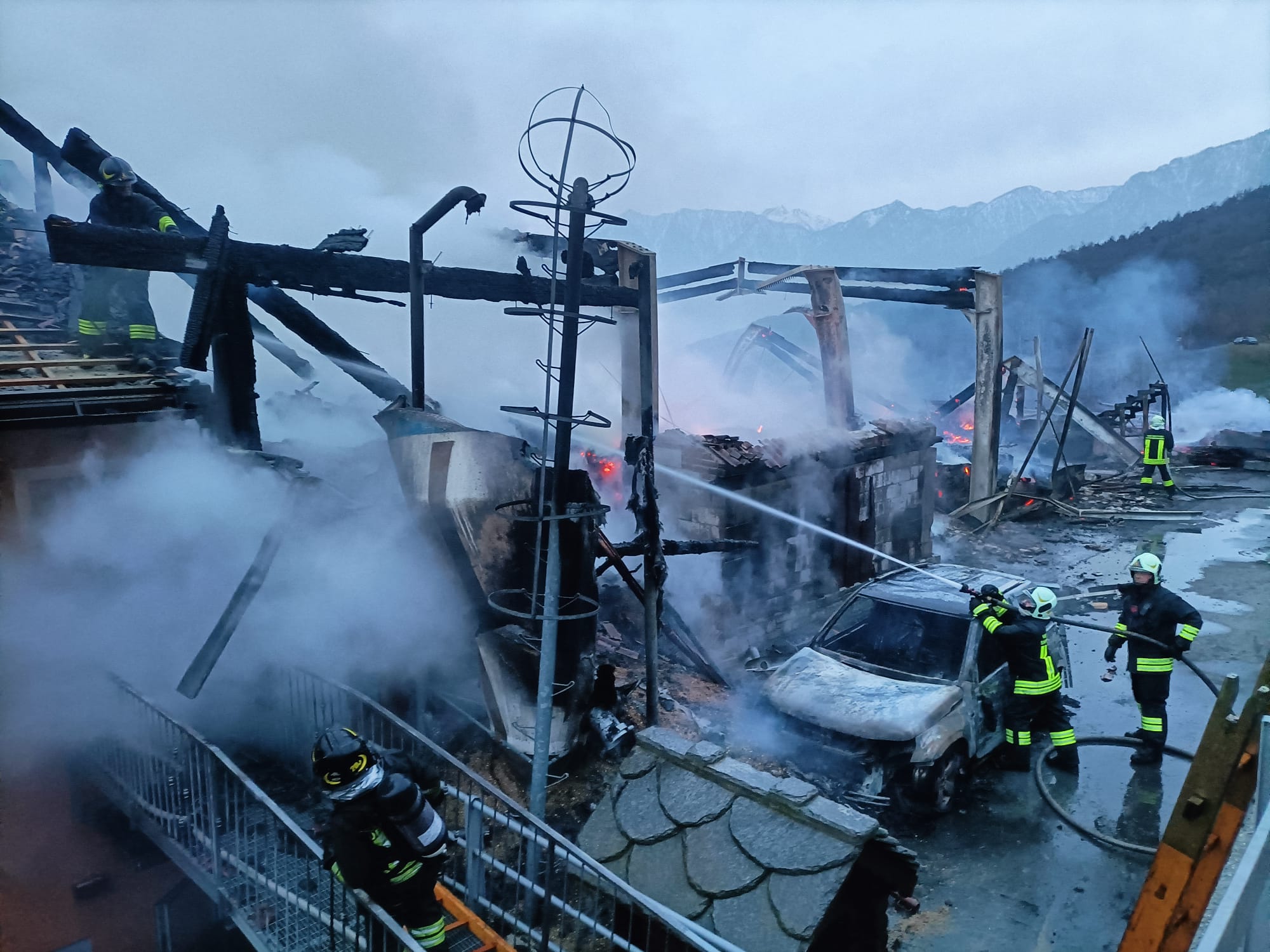 Avviata una raccolta fondi per la famiglia colpita dall'incendio a ...