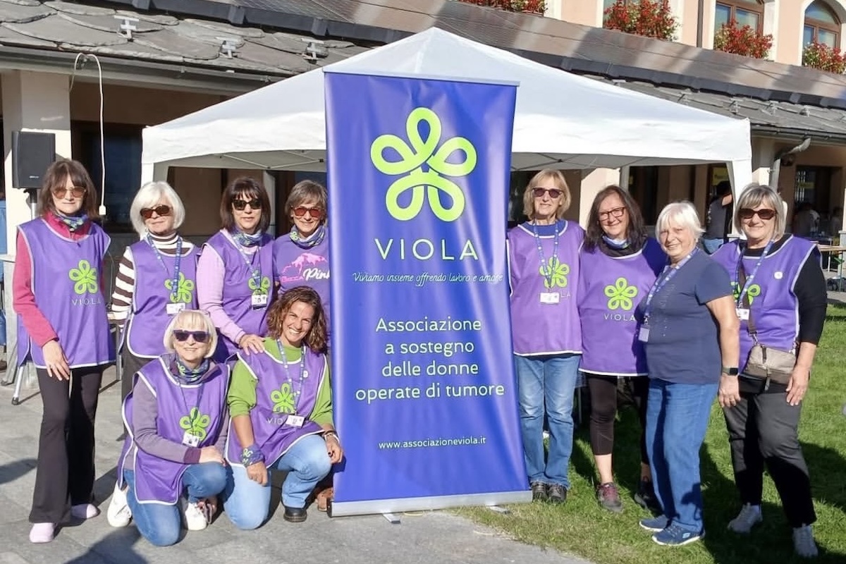 Le violette e l'associazione VIOLA nelle piazze per l'8 marzo - AostaSera